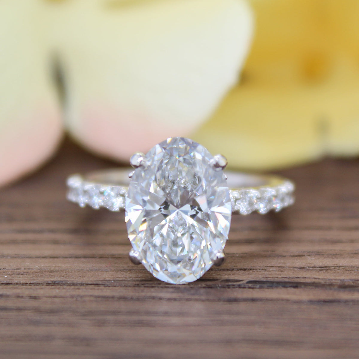 Oval vs. Round Engagement Rings: Which Should You Choose? | Mikado Diamonds