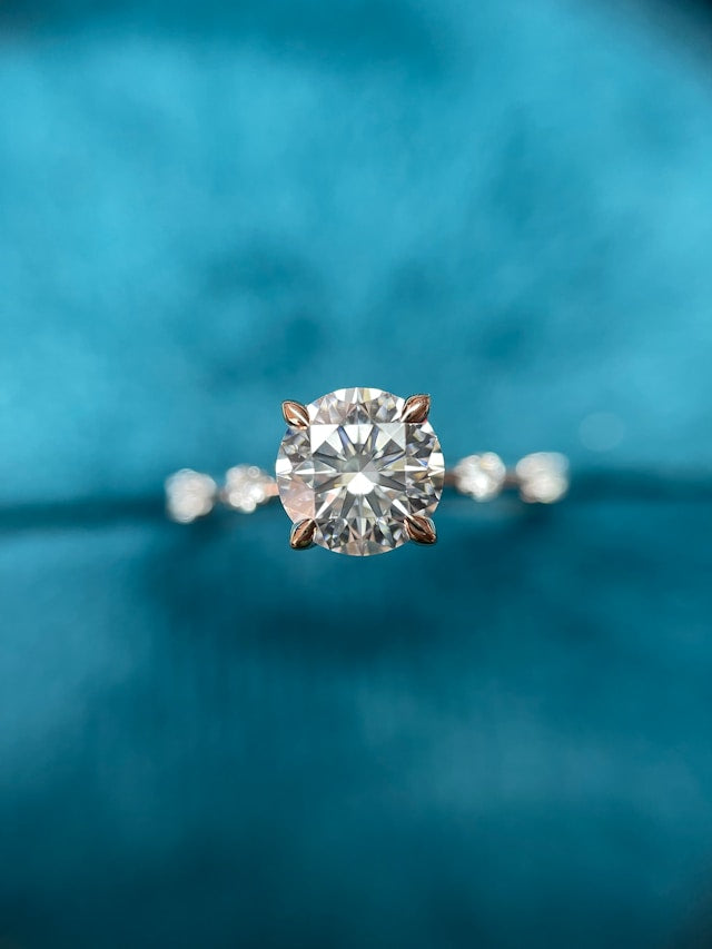 Morganite vs Diamond: Which Engagement Stone Wins? | Mikado Diamonds
